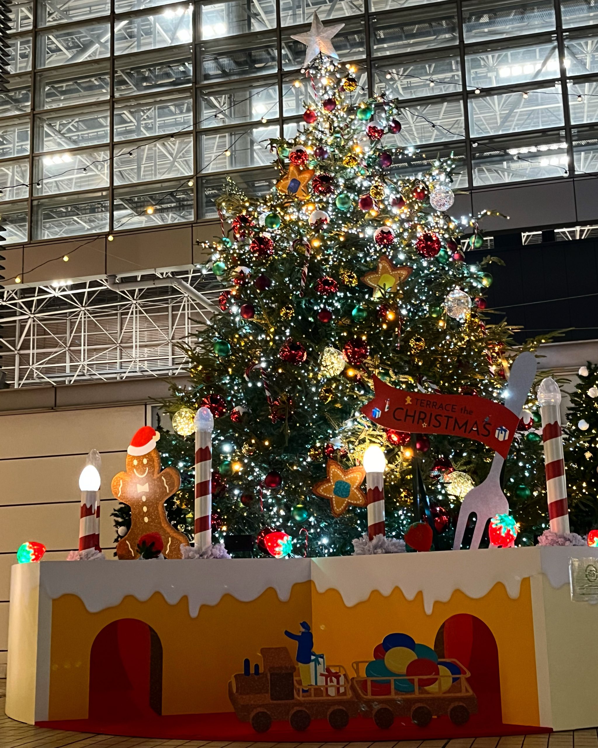 たまプラーザ駅前クリスマスツリー | たまプラーザの美容院・美容室 Din kant【ディンカント】